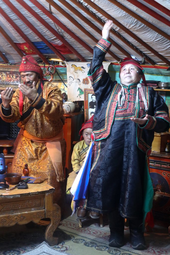 Bii Biyelgee dance of Khoton family | Zendmen Travel Mongolia